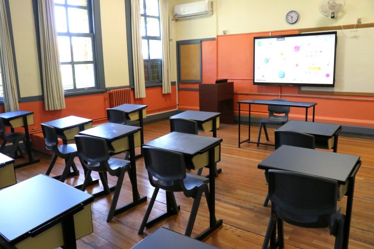 Instituto Crandon : Instituto Crandon, Bilingual Education